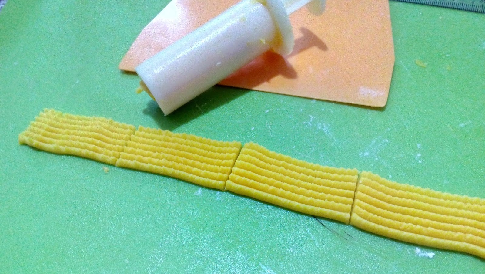 SurayaMSyed: Biskut Semperit