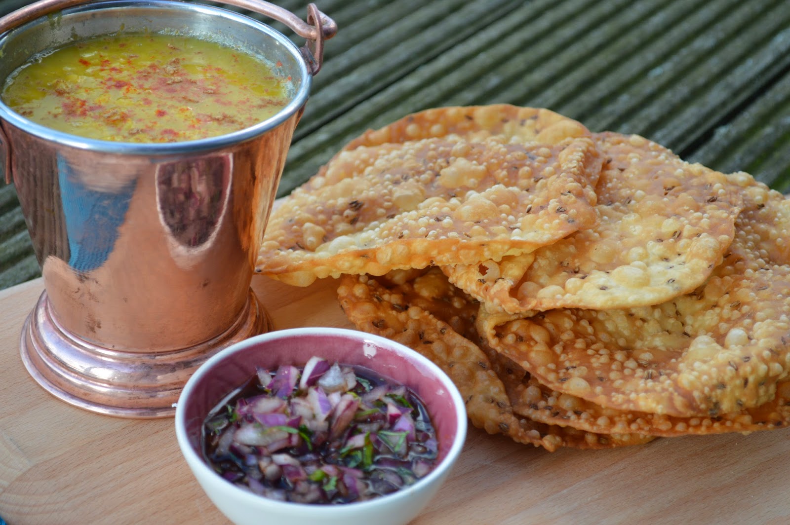 Dal Pakwan / Lentil with crispy flat bread