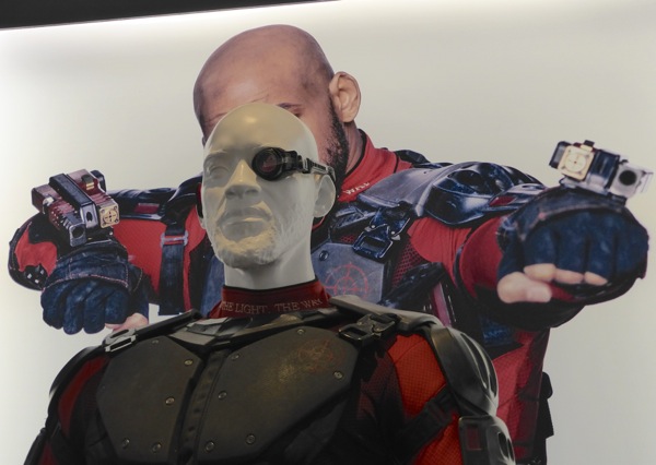 Hollywood Movie Costumes and Props: Will Smith's Deadshot movie costume ...