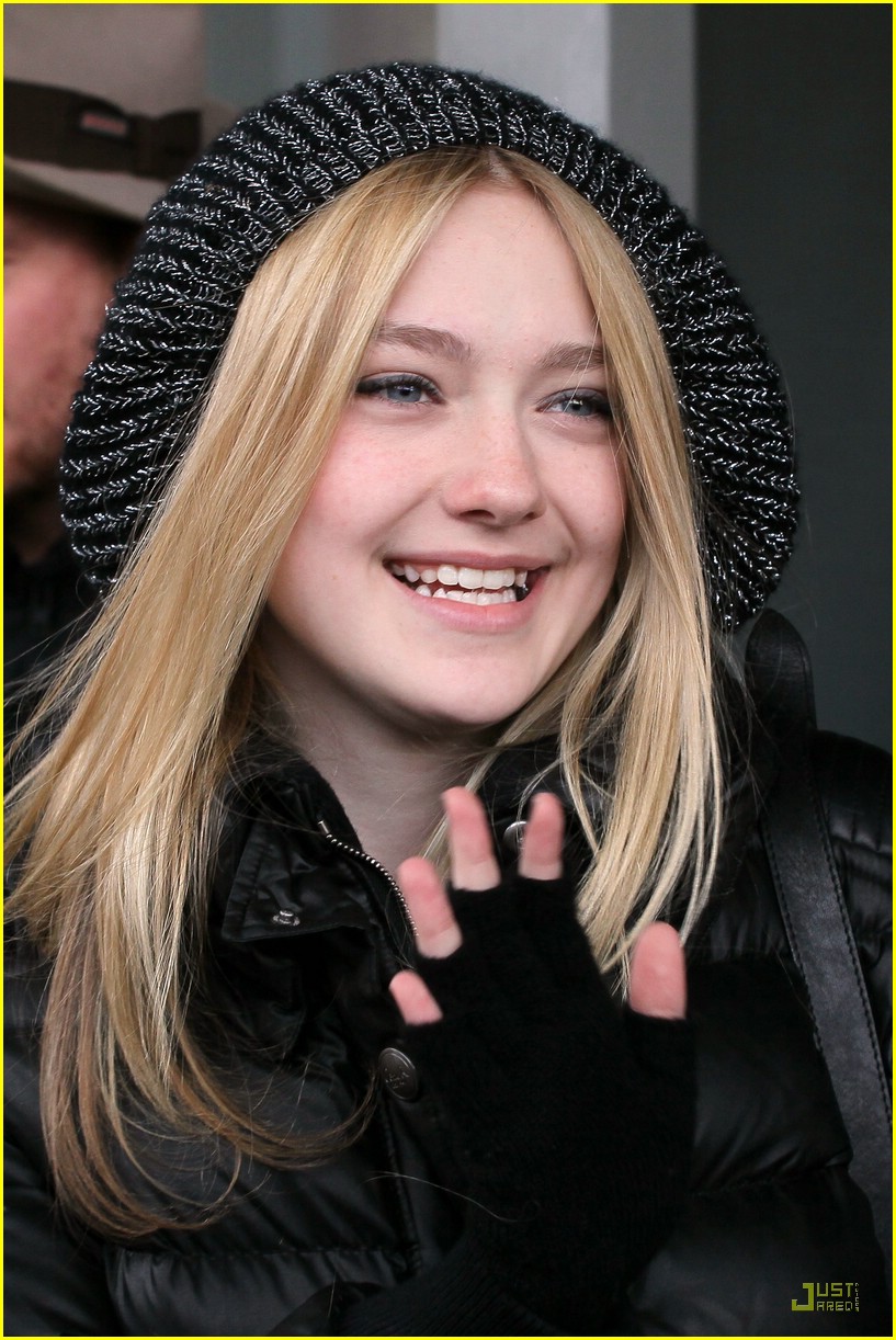 Dakota Fanning - Like to share
