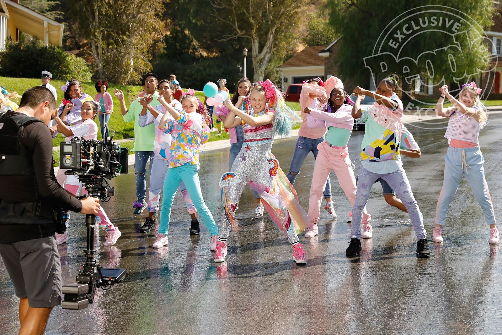 NickALive!: JoJo Siwa's D.R.E.A.M. Music Video First Look: Watch