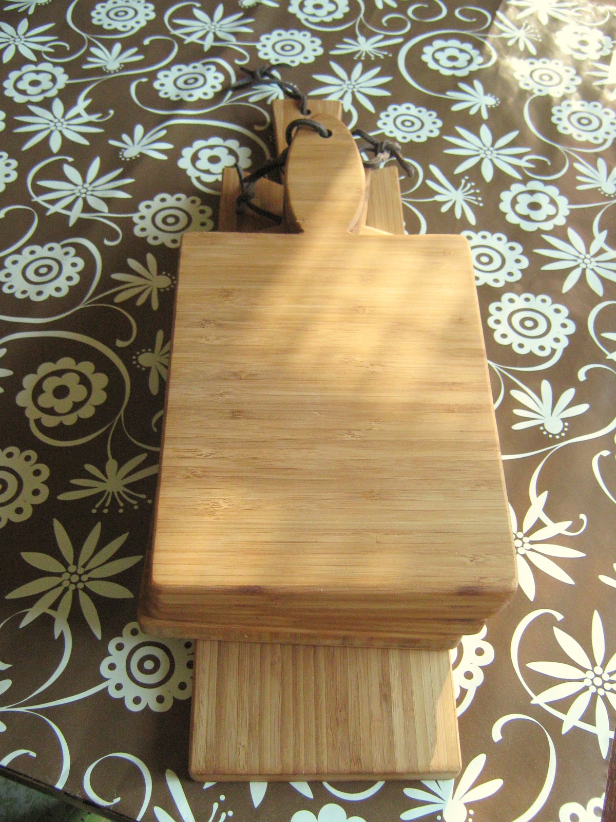 Rindy Mae: DIY Bamboo Bread Boards
