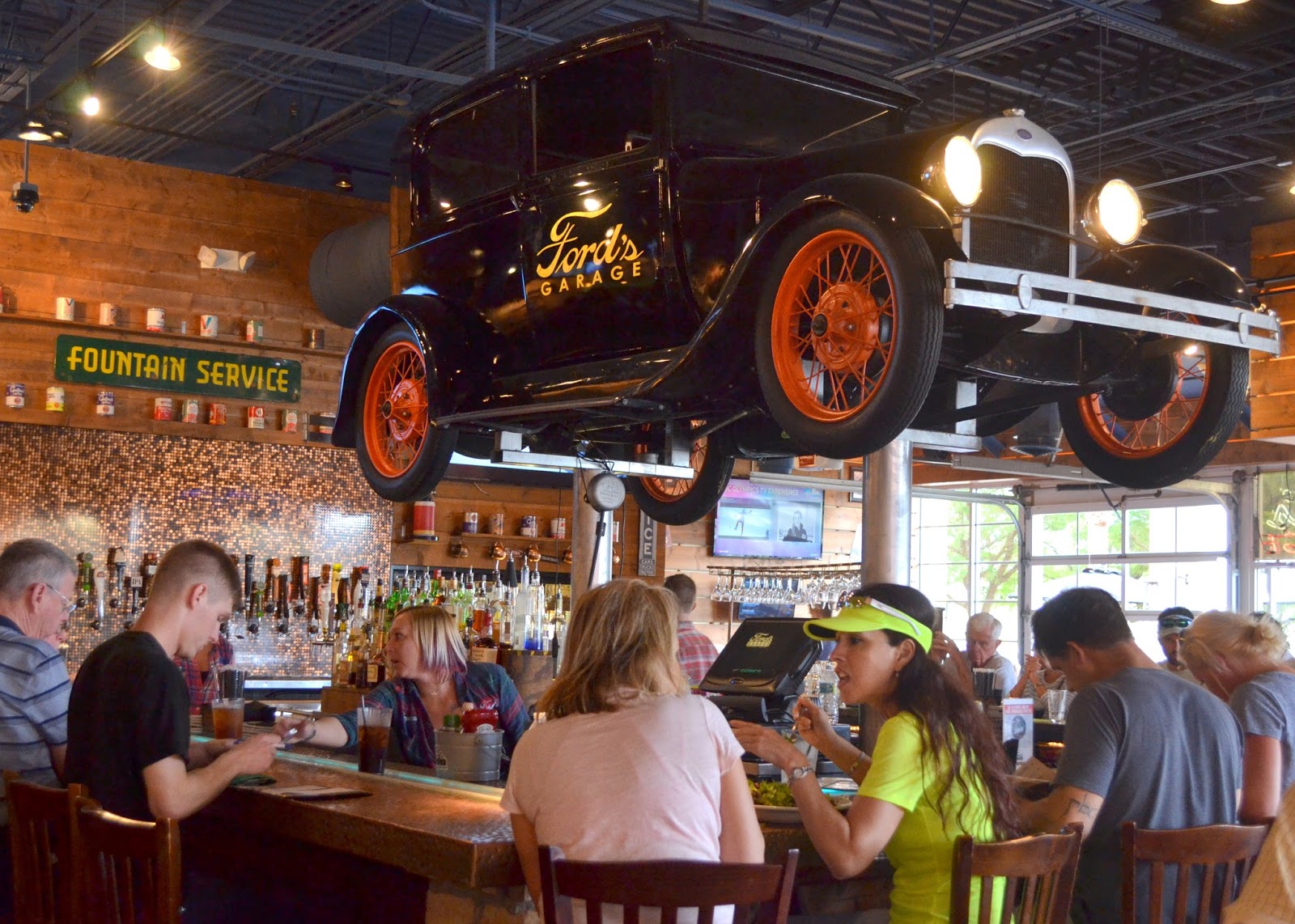 My Paisley World: A Fun Lunch in Florida at Ford's Garage