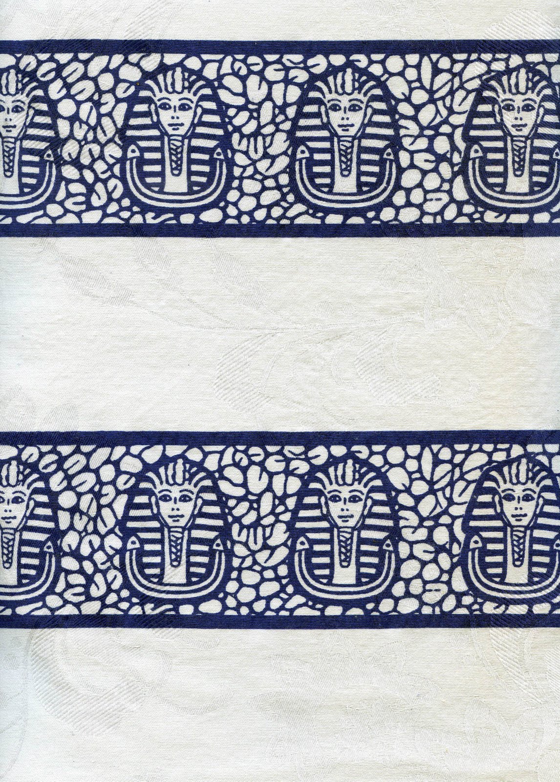 DragonPoodle Studio: King Tut and Geek Quilting