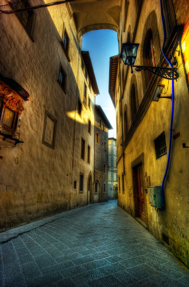 Last Flight Out Photography: Nice Alley Way in Florence