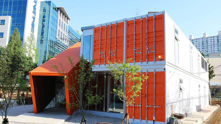 Shipping Container Homes & Buildings: Seoul Youth Zone Shipping ...