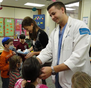 Mrs. Wilson's Classroom: Contraction Surgery!!!