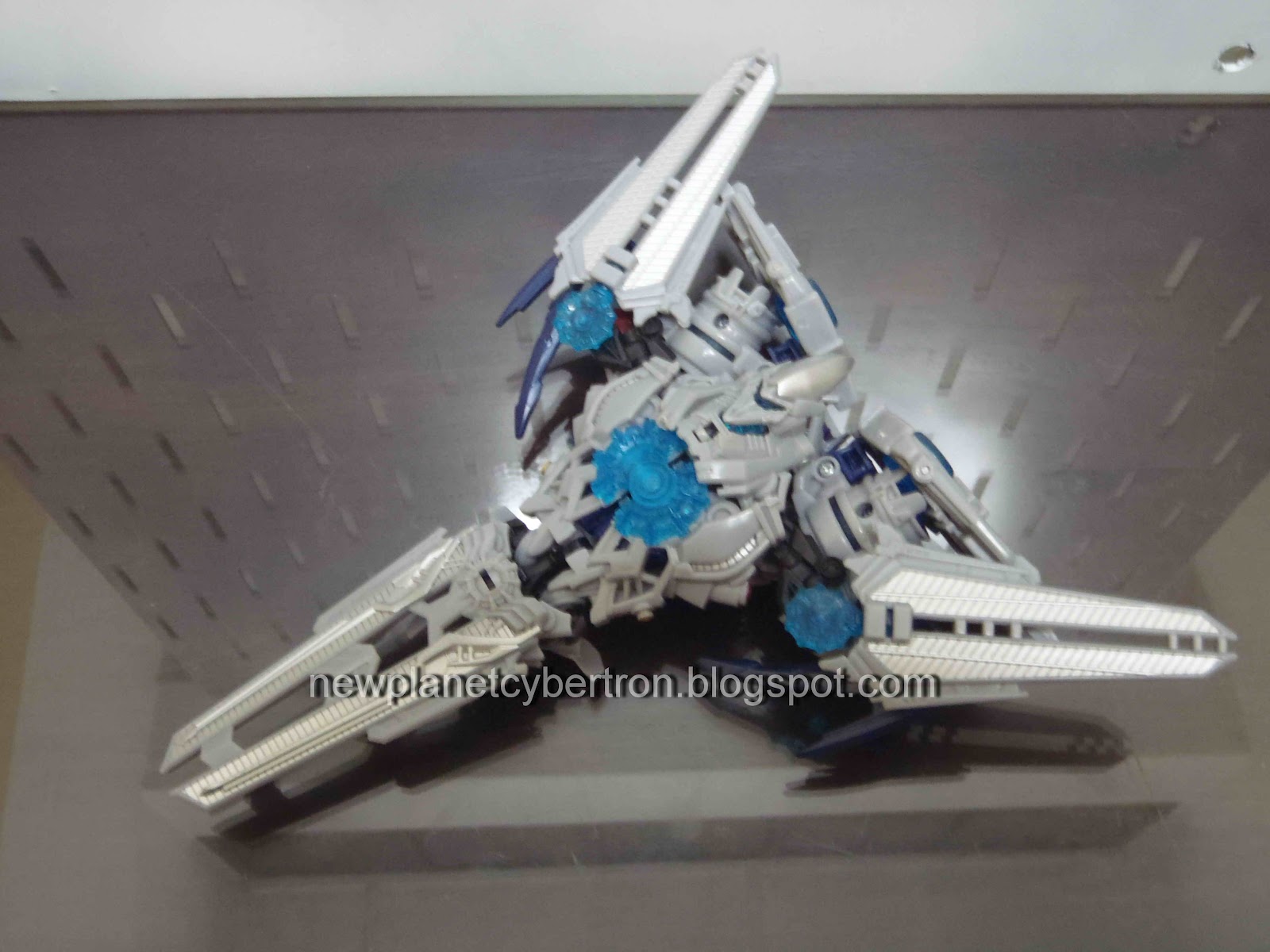 New Planet Cybertron: Transformers Review: Soundwave (ROTF Deluxe)