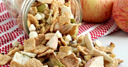 Pams Party & Practical Tips: Easy Apple Pie Trail Mix - Dare to Share ...