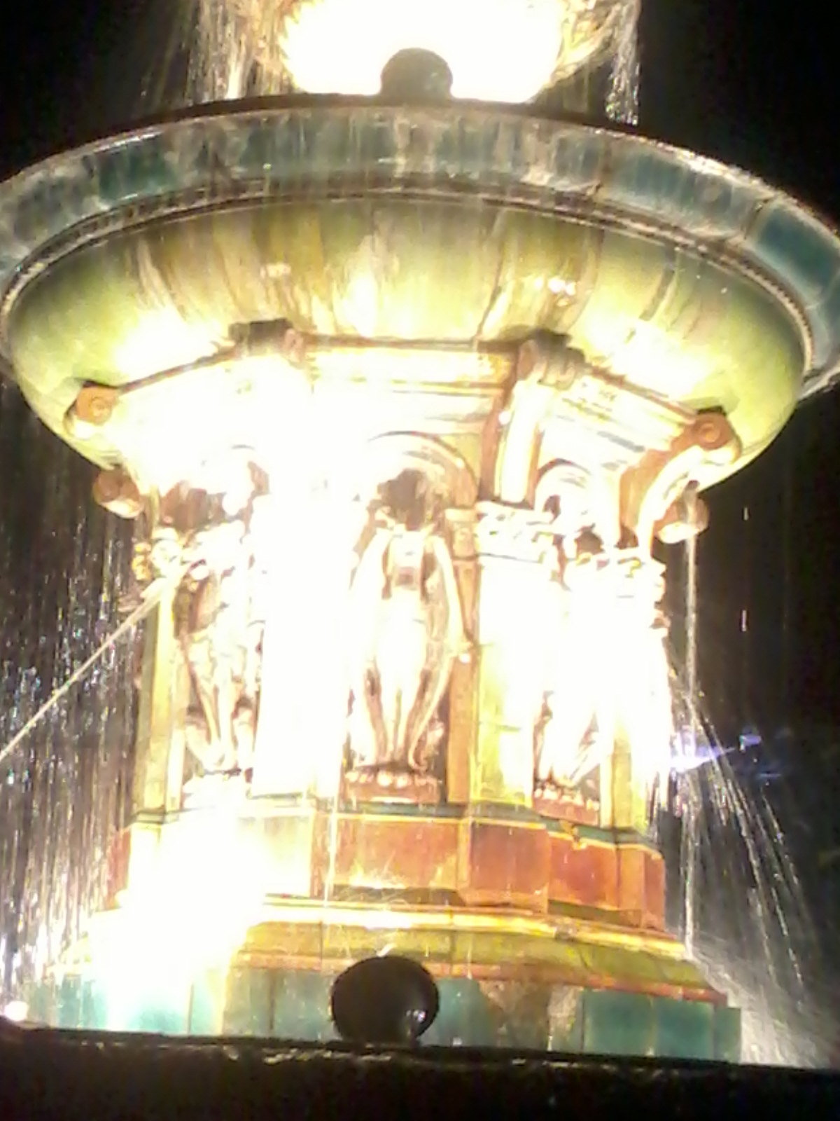 Patung Atau Berhala Di Dataran Merdeka? ~ DUNIA EDY