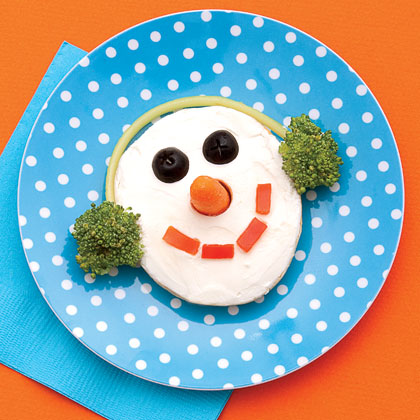 Queen of the Easy Meal: Snow Day Lunch - Snowman Bagel