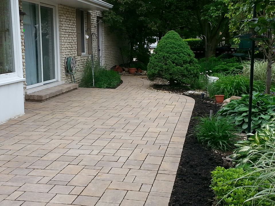 ET Landscaping and Lawn Maintenance: Belgard Gascony Tan Patio