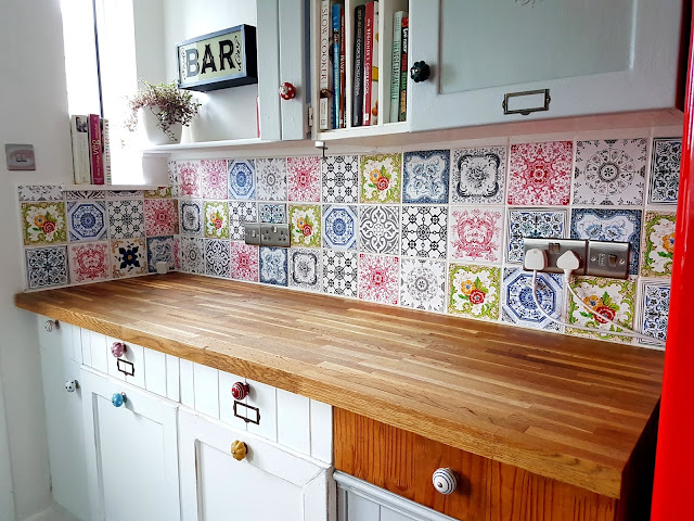 JiggleMaWiggle: D.I.Y paper tiles