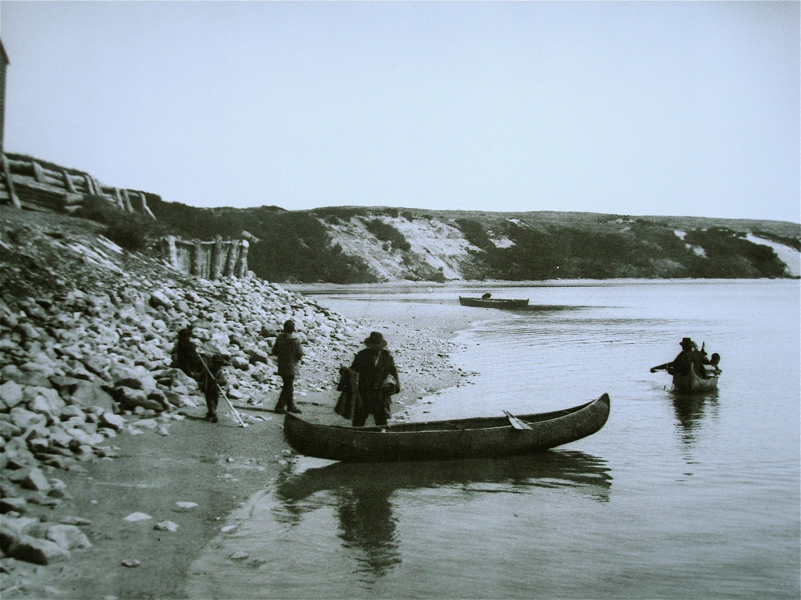 Beaver Bark Canoes: Eastern Cree Crooked Canoe