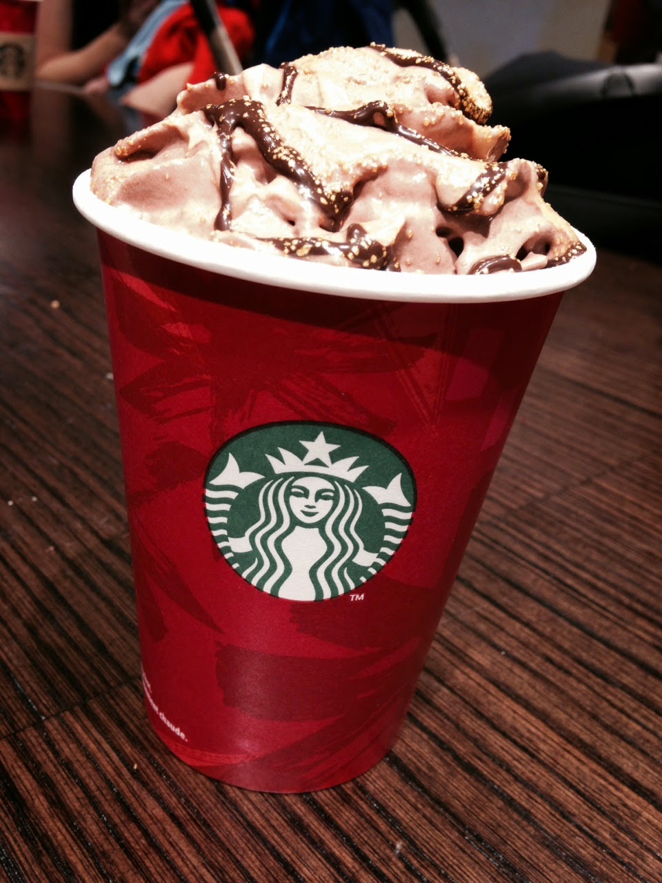 Bella and Robot: Starbucks Red Cups launch at Selfridges Birmingham and ...