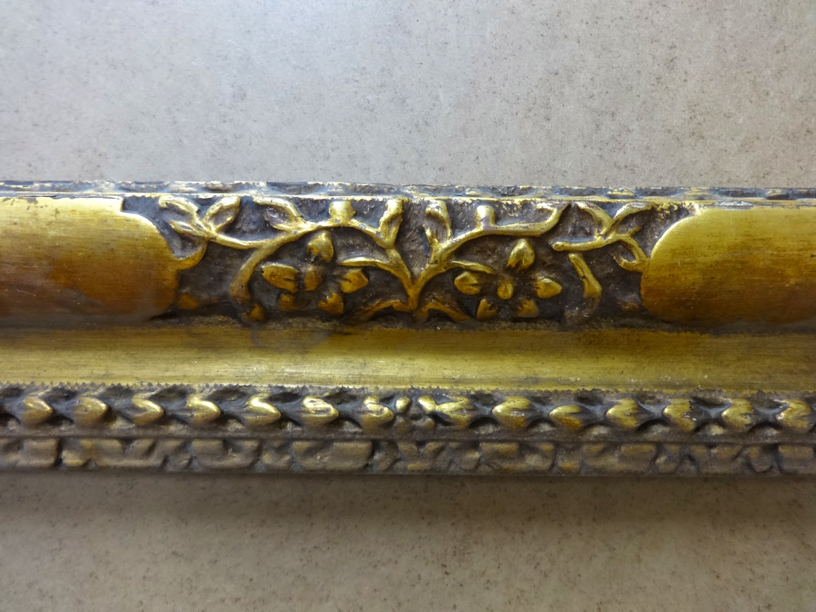 Antique Frame Sale: An 17th/18th Century Carved Lely Frame