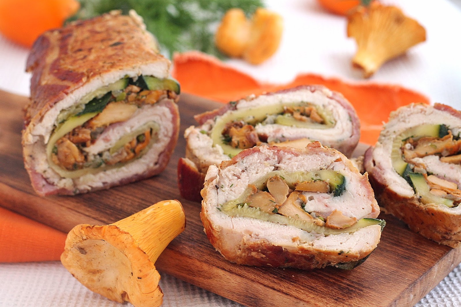 wesoła kuchnia: Rolada z kurkami i cukinią