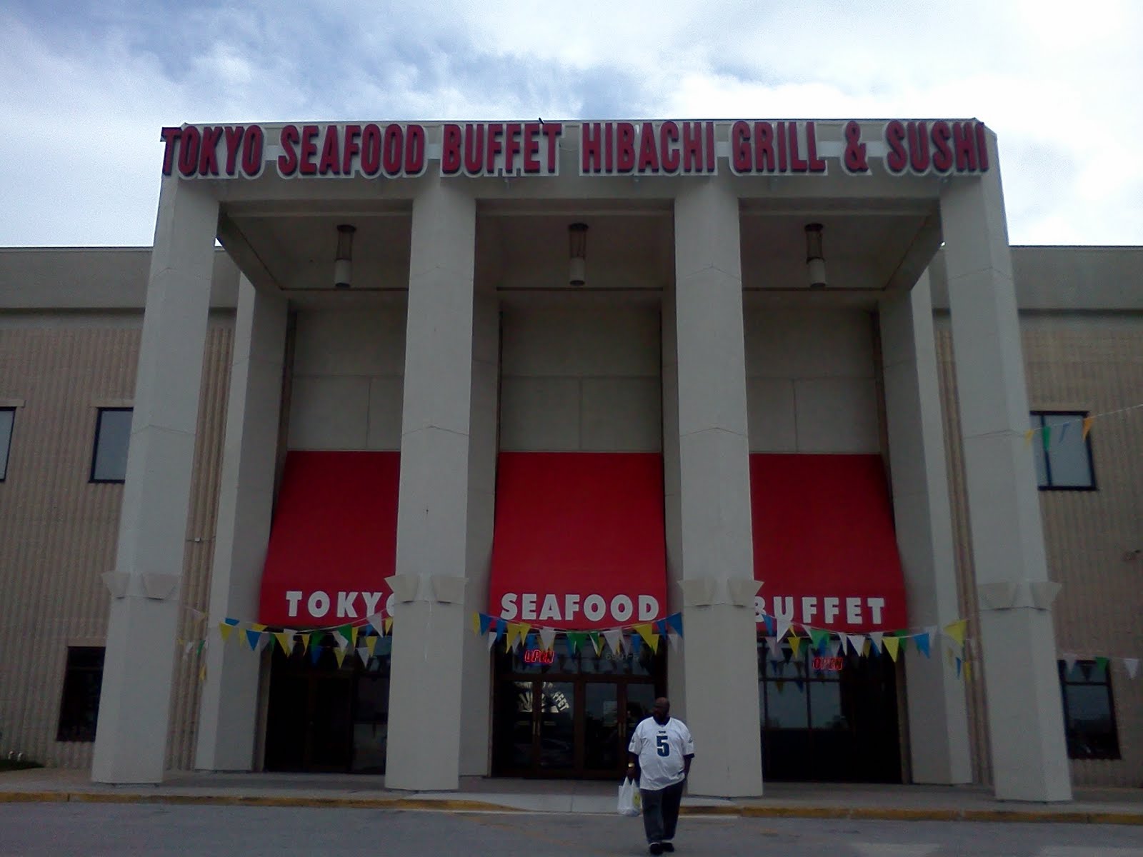 Accelerated Decrepitude: Tokyo Seafood Buffet is Ichiban!