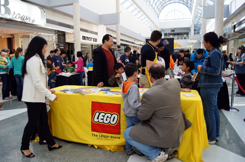 Mashed Thoughts: Lego Store Grand Opening Building Event