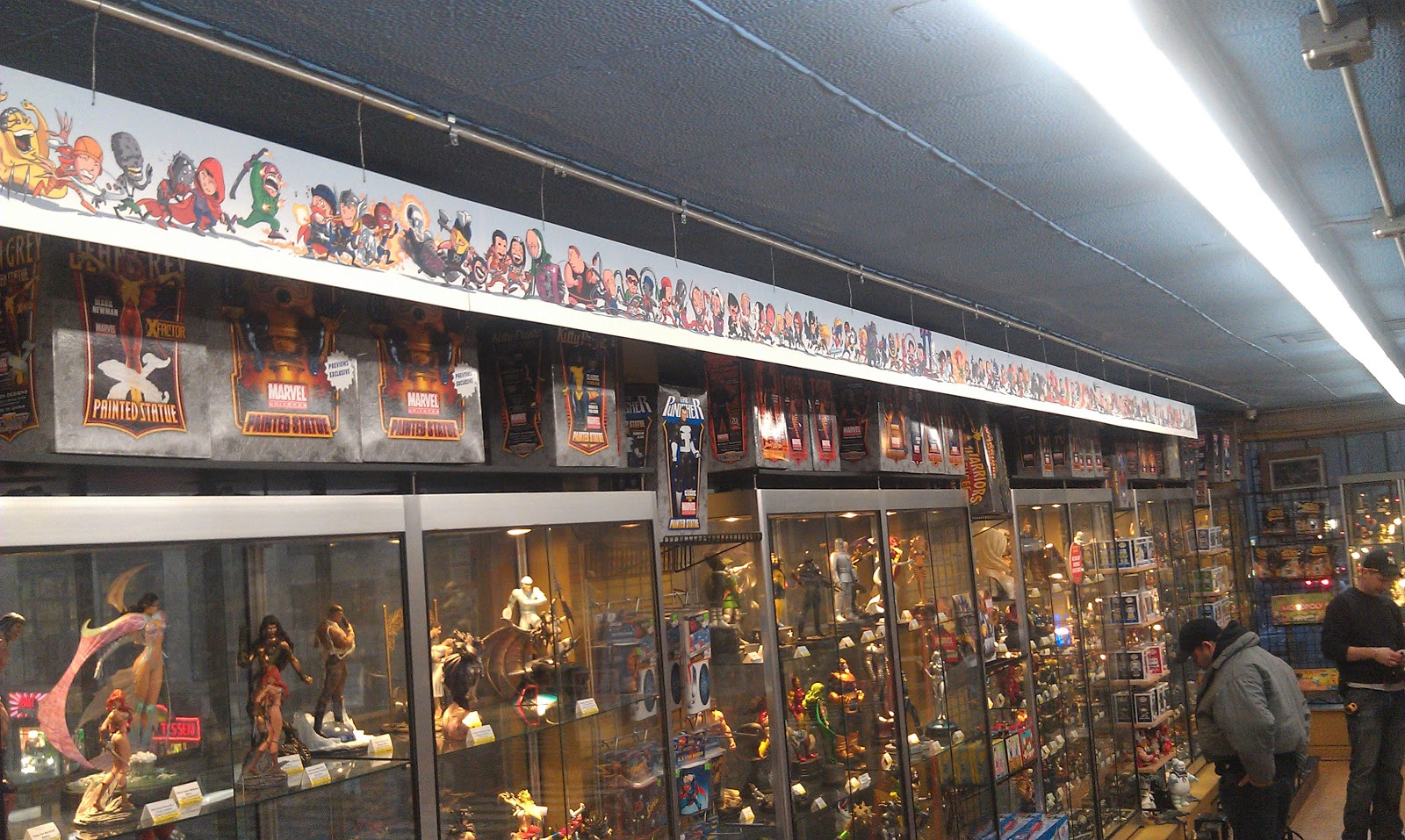 ilias kyriazis: My Marvel lineup at Midtown Comics NY!