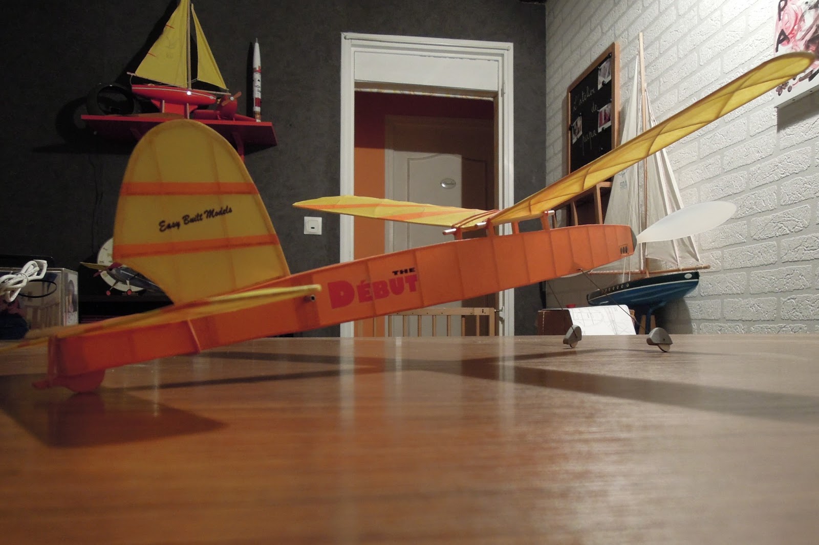 Stick 'n Tissue - Modélisme Vol Libre: Easy Built Models Début - Suite ...