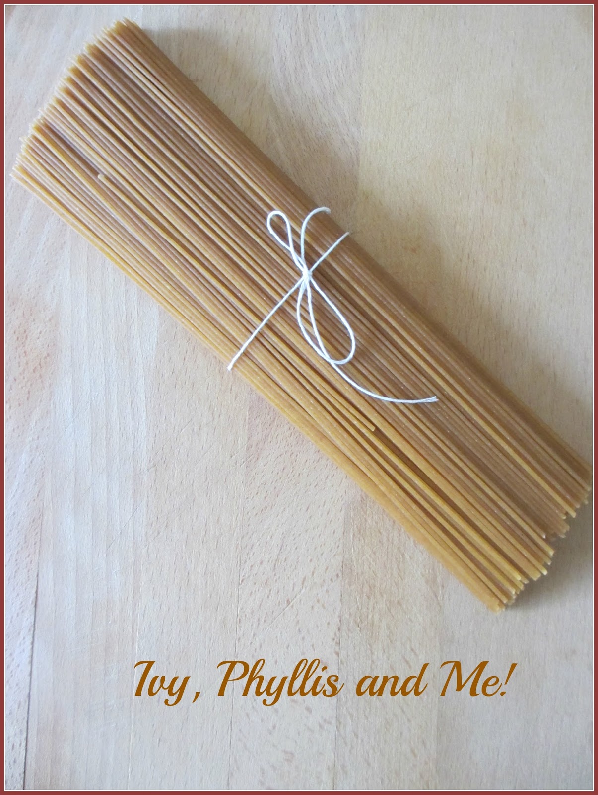 Ivy, Phyllis and Me!: SPAGHETTI WITH GARLIC, CHILLI AND SPINACH
