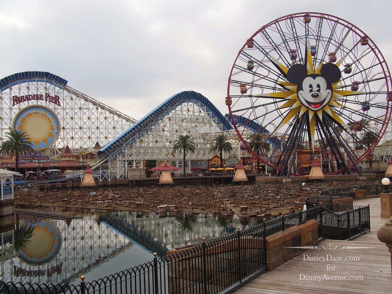 Disney Avenue: A Walk in the Park: Disneyland Edition - Disney ...