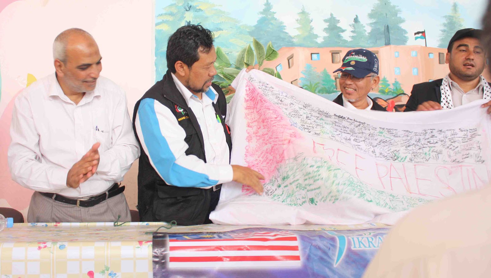 MISI-MISI AQSA2GAZA: Bendera Simbol Sokongan Warga UTM & Rakyat ...