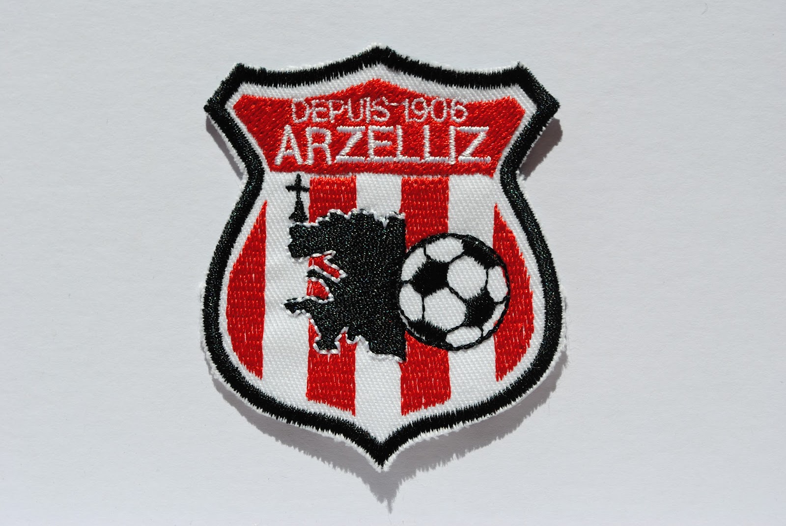 Arzelliz - Ecole de Foot: Survêtements et écussons