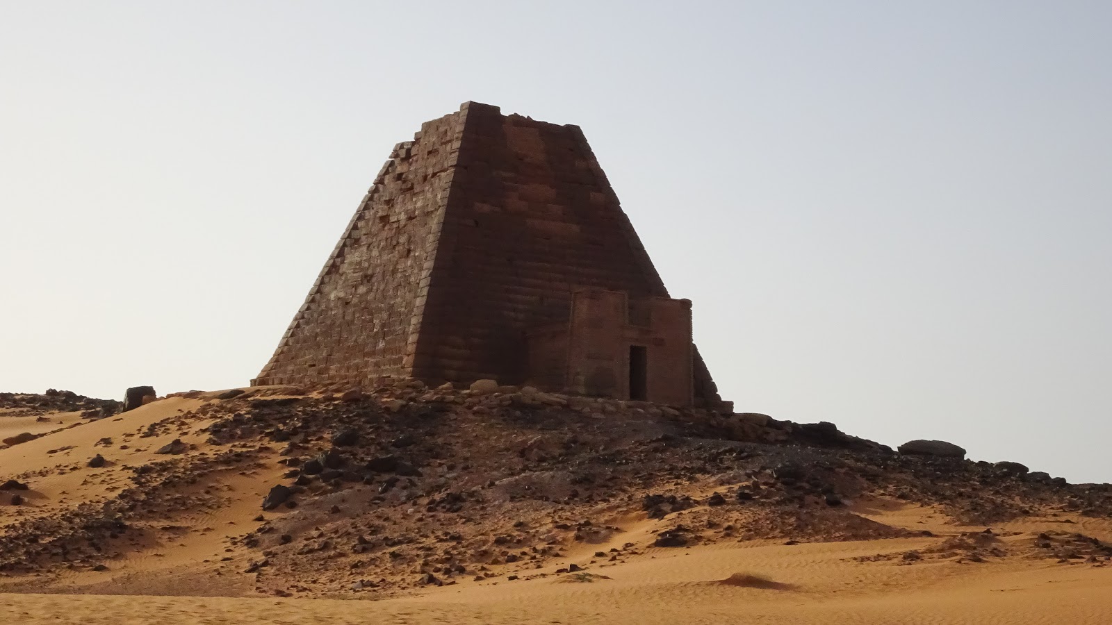 Sudan - Driving through the desert - Sven's Travel Venues