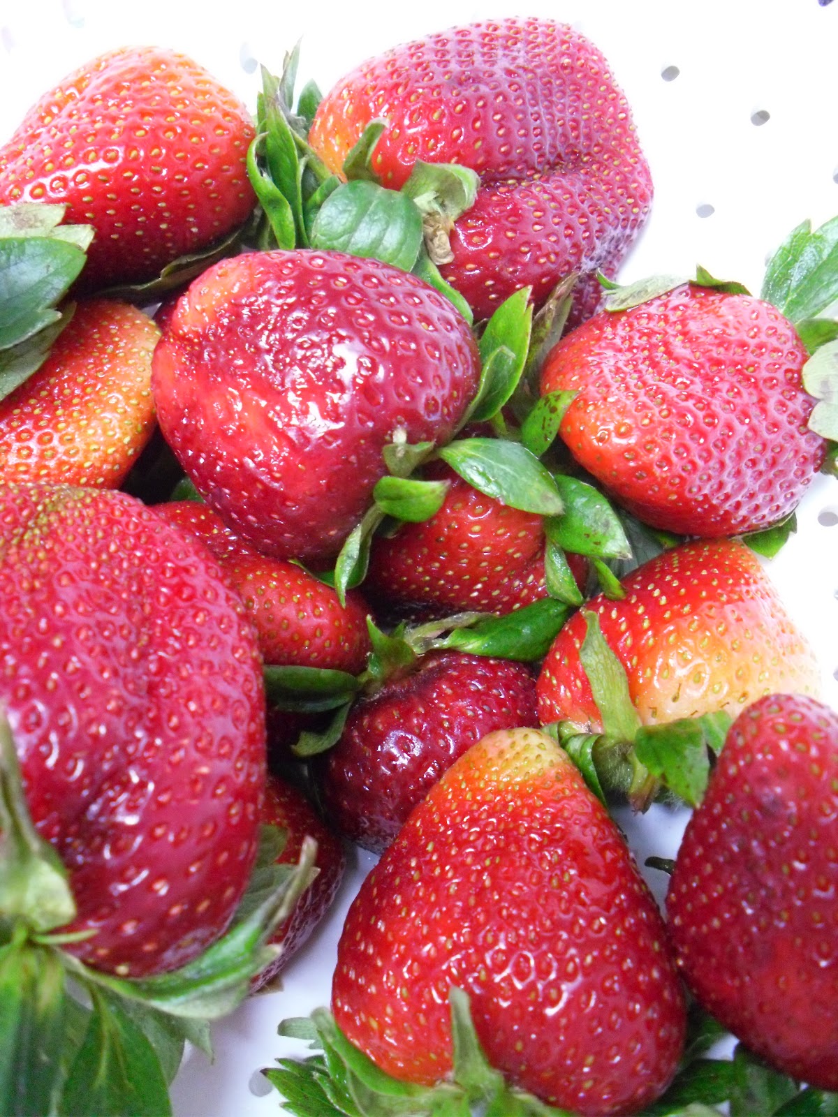 Rachel B. cooks...: Very Berry Sangria and a birthday