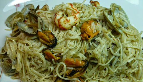 Recetas Caseras Fáciles MG: Tallarines de arroz con marisco