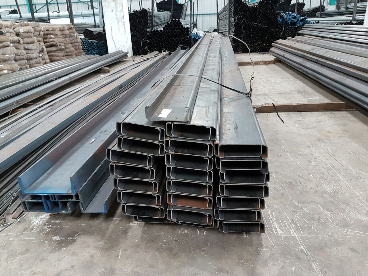 suplay material konstruksi: Besi Profile konstruksi