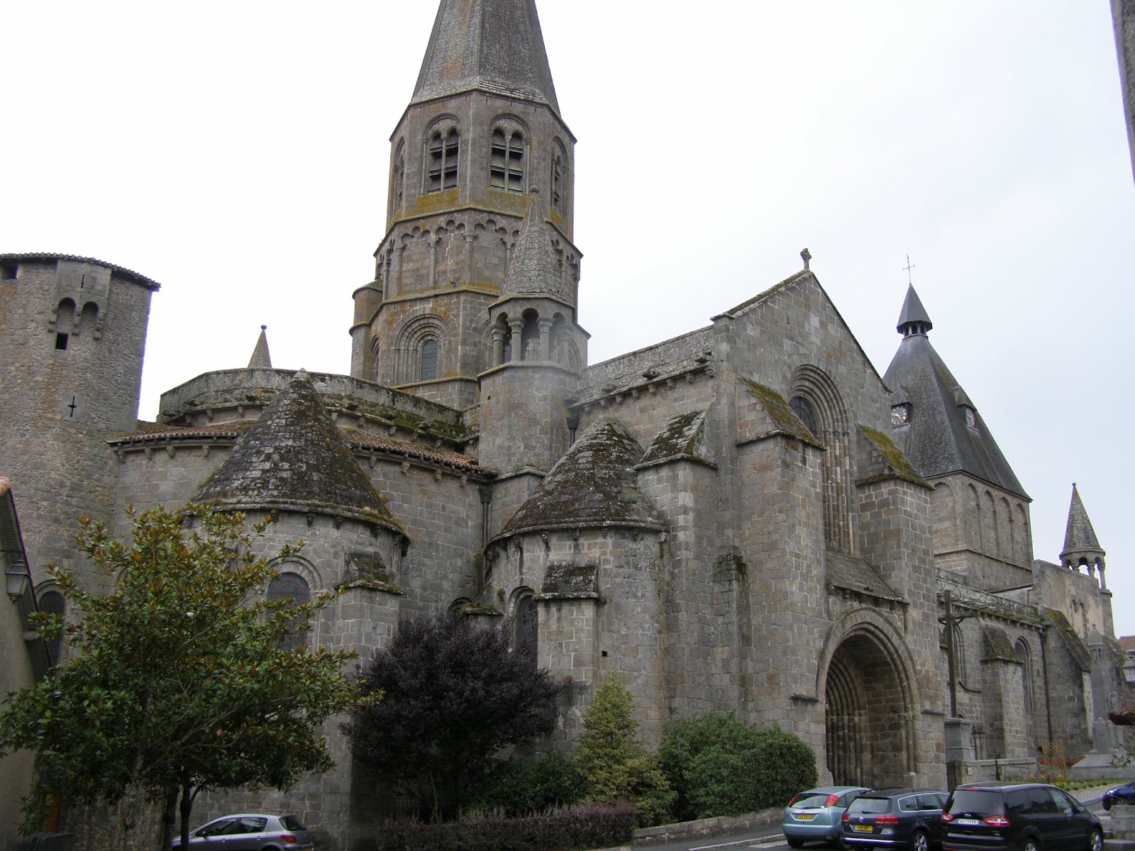 Portal AuToCaRaVaNiStA: LE DORAT - LIMOUSIN - FRANÇA