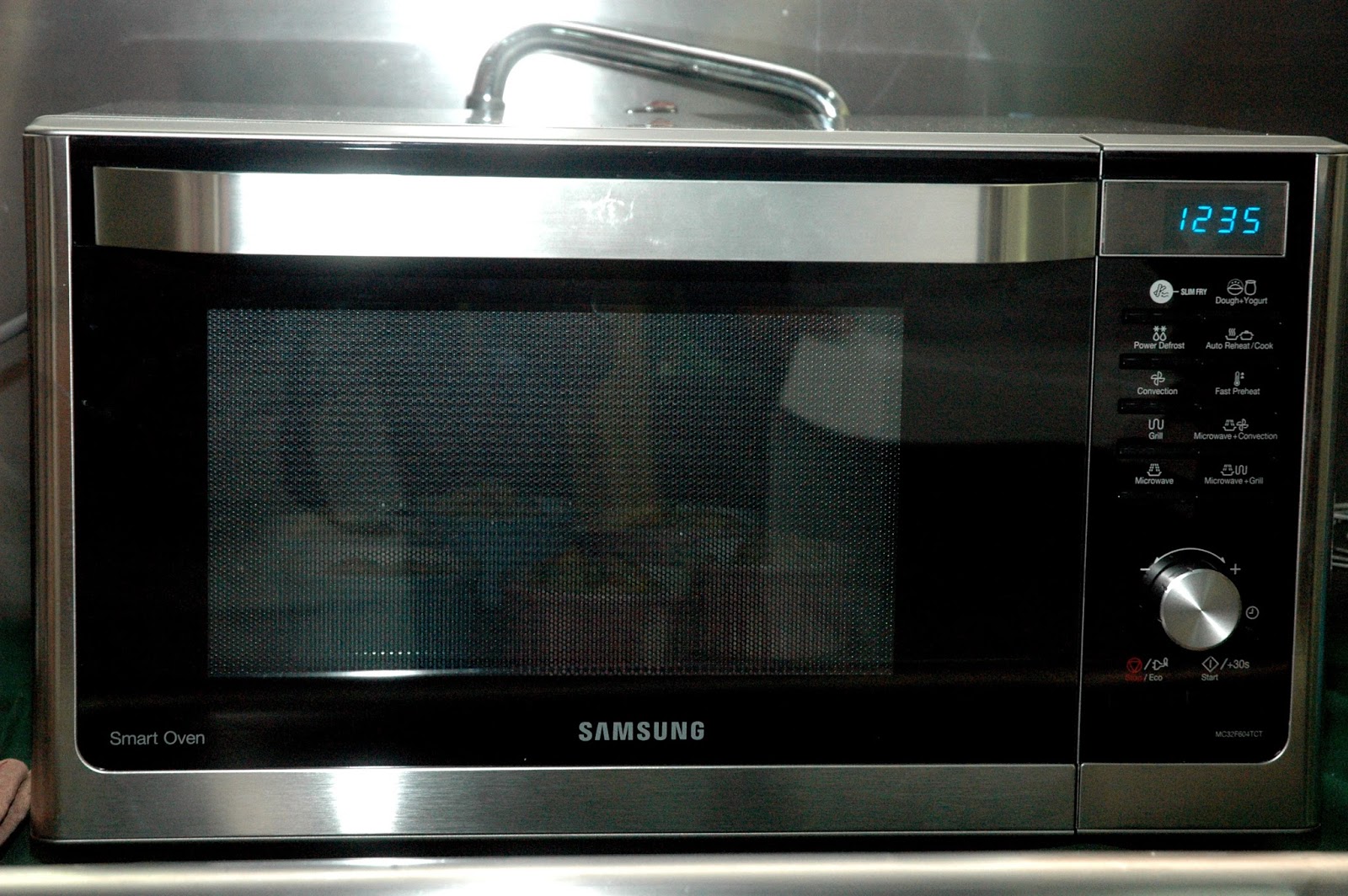 DUDE FOR FOOD: Man Up in the Kitchen with the Samsung Smart Oven