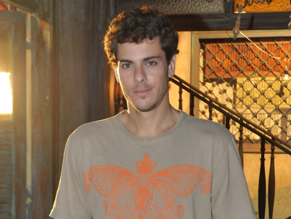 HIPERSESSÃO : 'Sacha Bali' sai da 'Record' para a 'Globo'