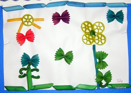 Tippytoe Crafts: Rainbow Pasta Art