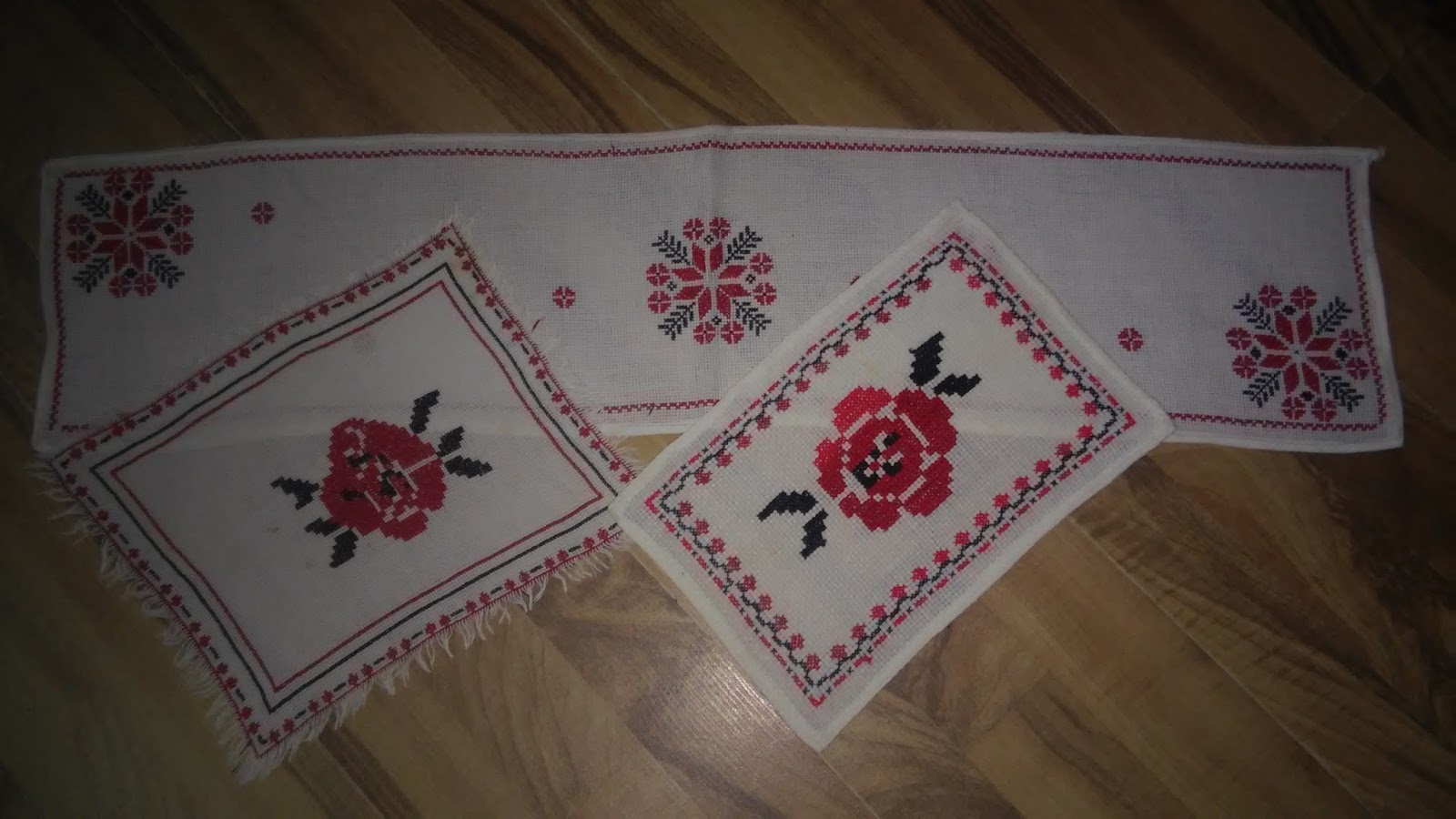 MICILE MELE CREATII: MILEURI RUSTICE CUSUTE PE ETAMINA,MODELE ...