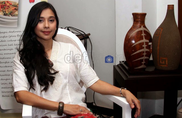 Biodata Ayu Azhari Foto Profil Dan Agamanya Lengkap Gambar Foto Artis Hot