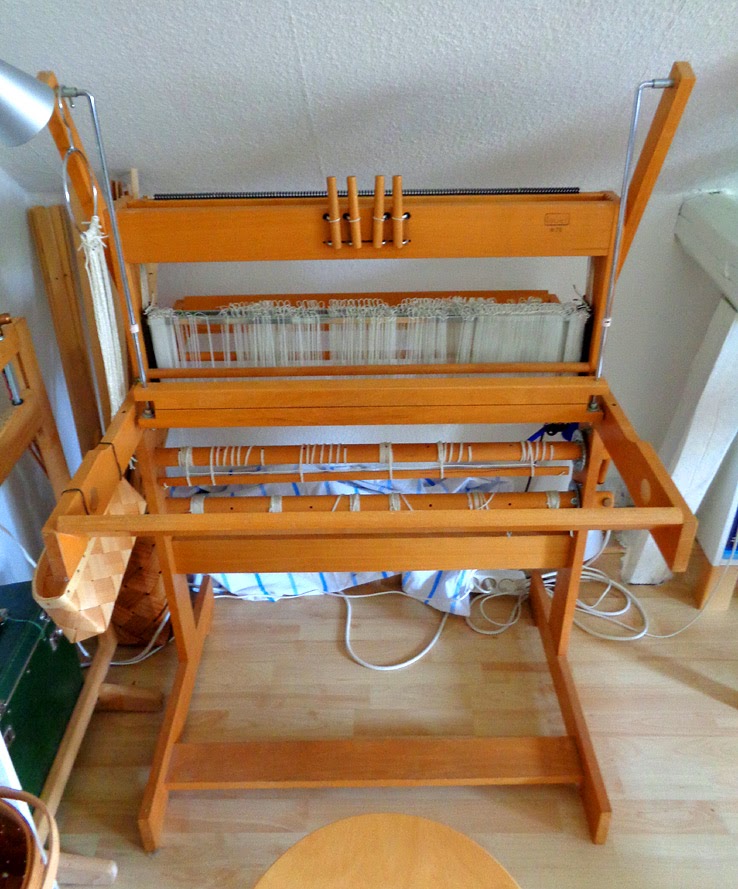 STRICK 17: Noch ein Webstuhl