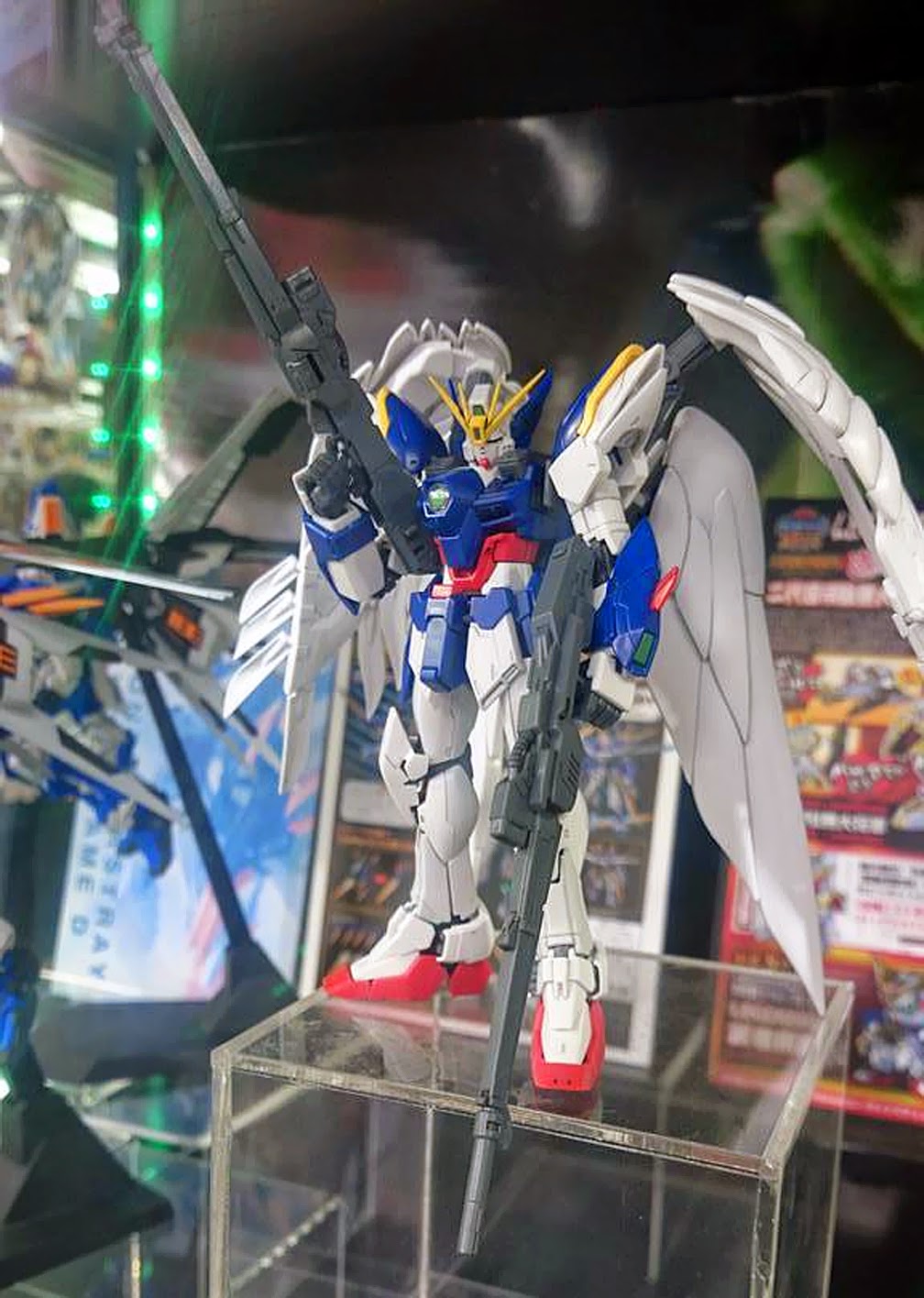GUNDAM GUY: RG 1/144 Wing Gundam Zero Custom EW - On Display @ Asobit ...