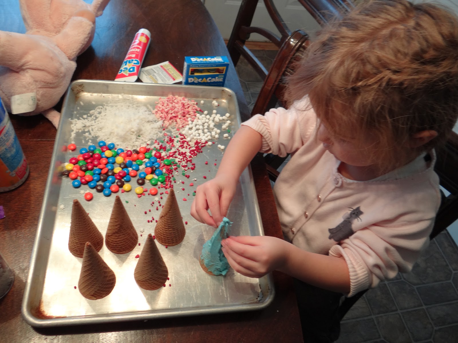 Busy Hands Blessed Hearts: Christmas Tree Waffle Cones!
