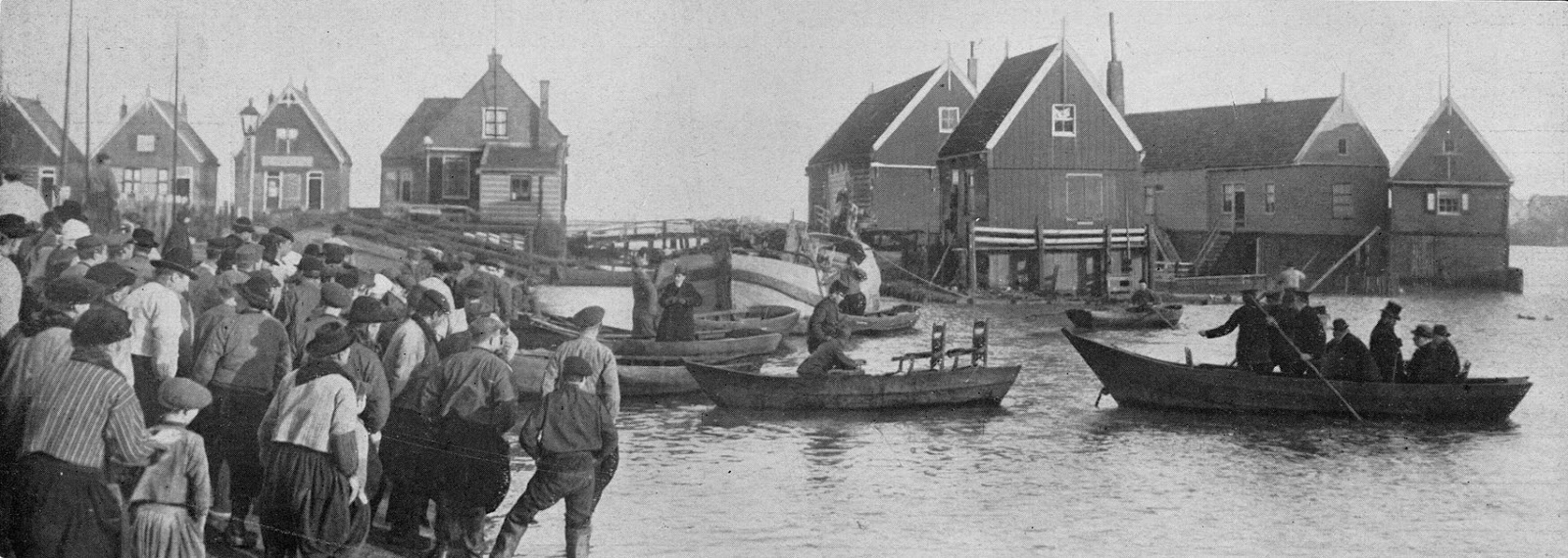 40 Rare Vintage Photographs That Capture Everyday Life in Marken ...