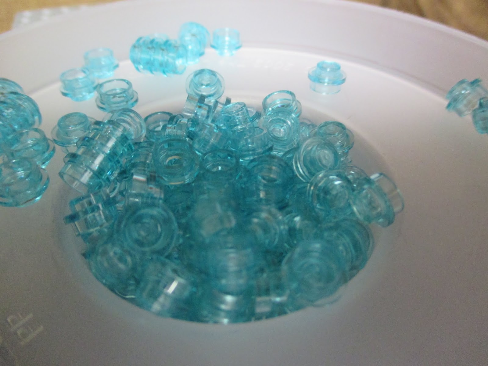 LEGO 4073 Transparent Light Blue 1x1 STUDS Dots 1 x 1 Round Plates ...