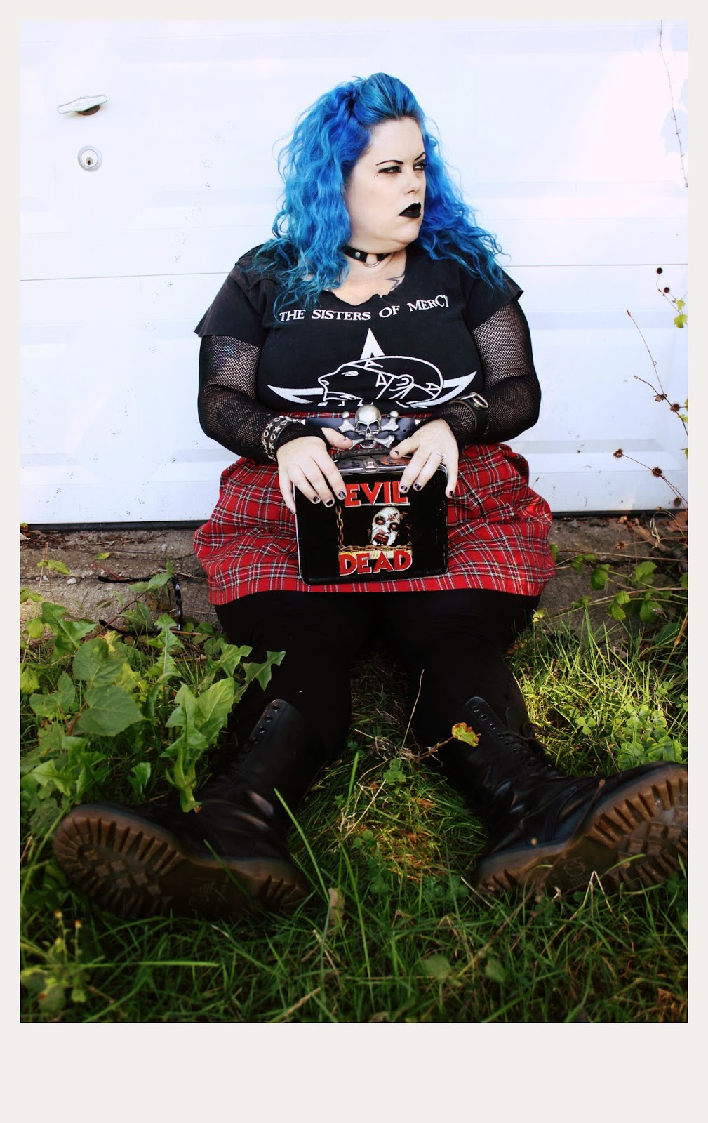 Fatshion Peepshow: Back To School 90s Goth Style