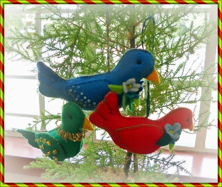 Megan's Tiny Treasures: Bird Felt Ornament - Free Pattern