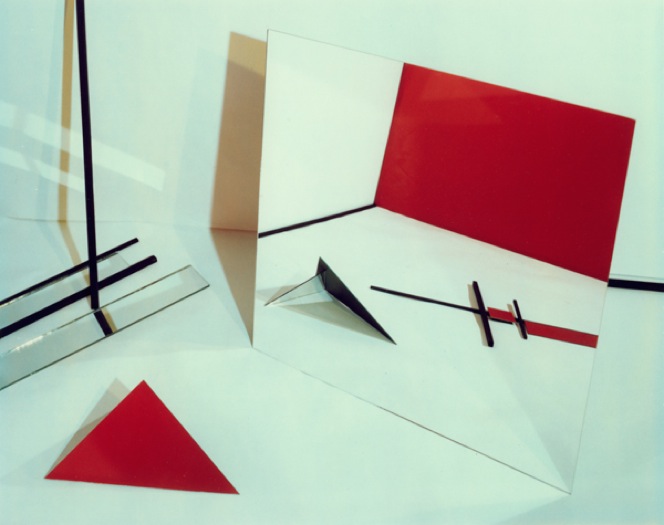 light color sound: angular reflections