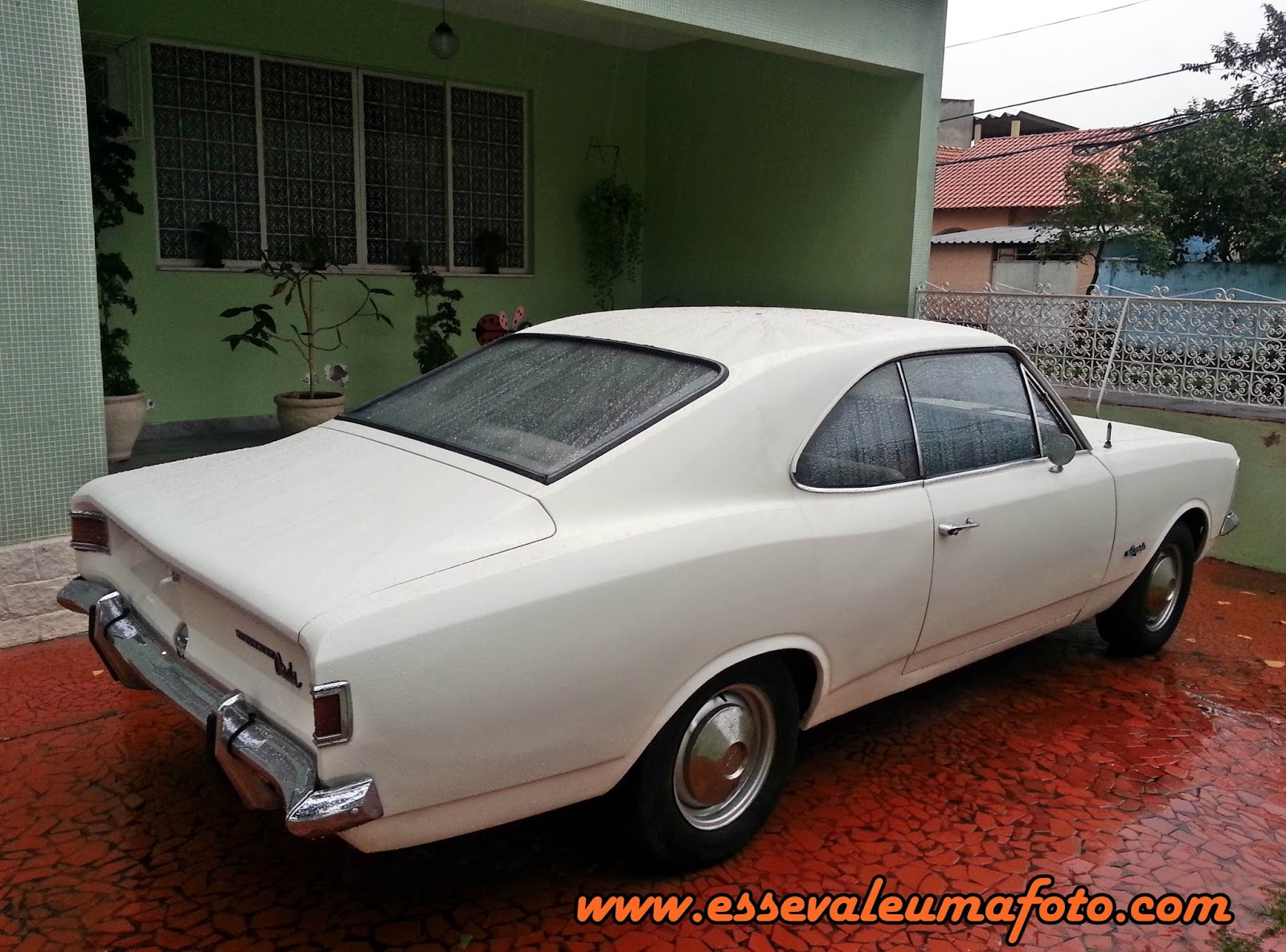 Registros Automotivos do Cotidiano: Chevrolet Opala Cupê 1974