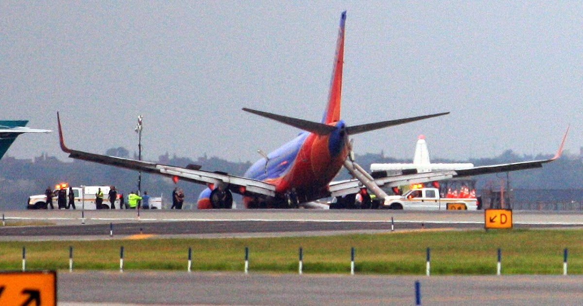Kathryn's Report: Boeing 737-700, operated by Southwest Airlines as ...
