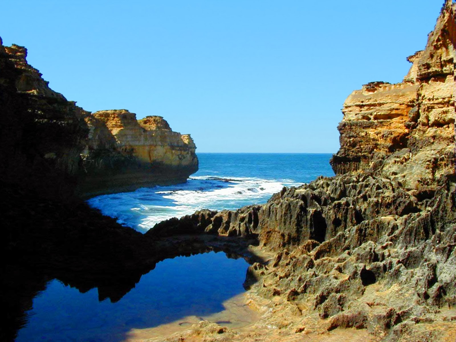 NixPixMix: WARRNAMBOOL COASTLINE